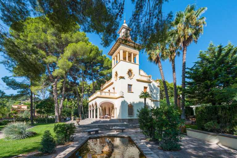 Challenging restoration of a magnificent home on the outskirts of ...